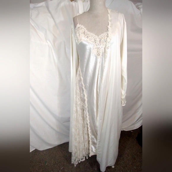 Flora | Intimates & Sleepwear | Flora Satin Robe Night Negligee Lace ...